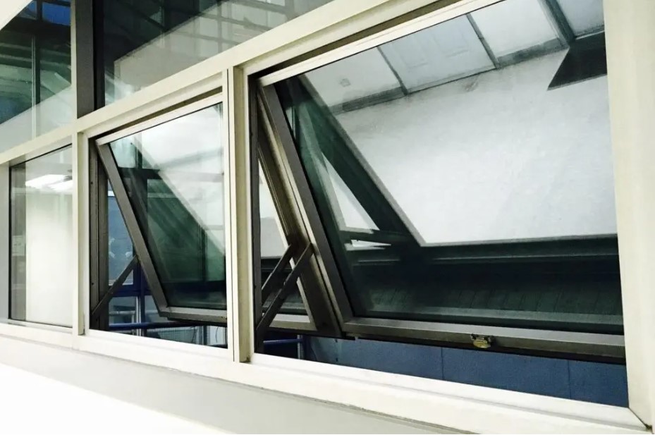 Corner Drive System | Luxe Windows and Doors